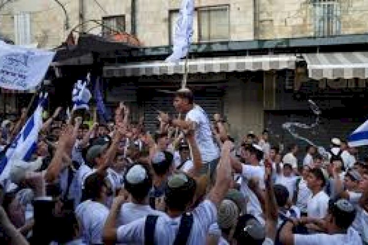 Hundreds of Settlers Storm Al-Aqsa Amid Talmudic Rituals on Jewish ...